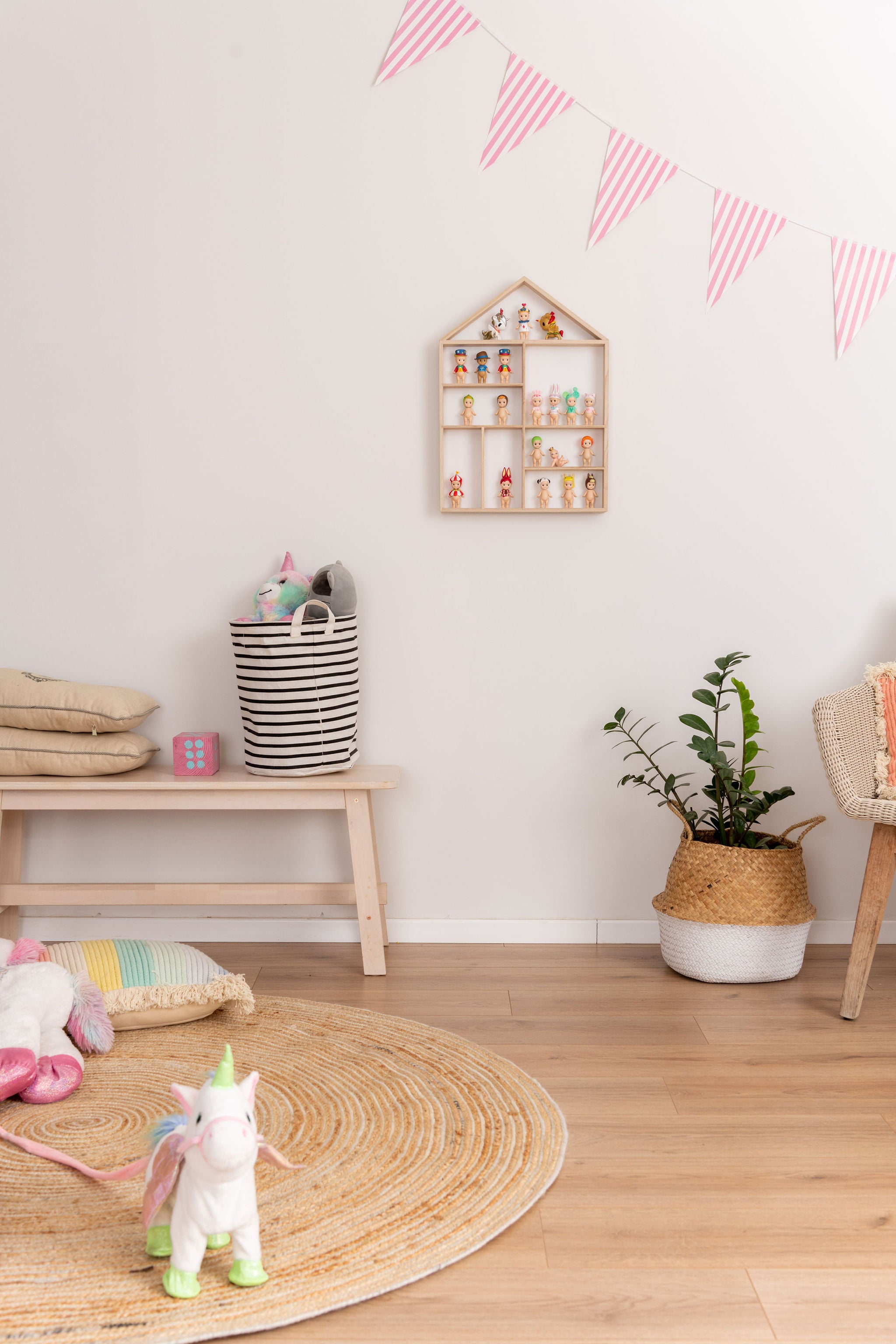 House Shaped Toy Display Shelf (White) – Lovely Little House